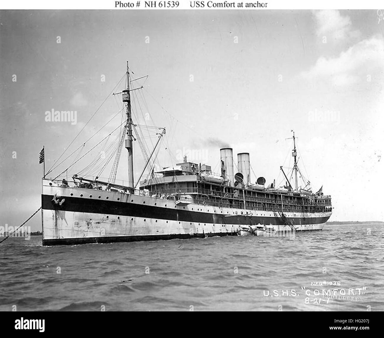 USNS Comfort, a U.S. Navy hospital ship, provides medical support ...