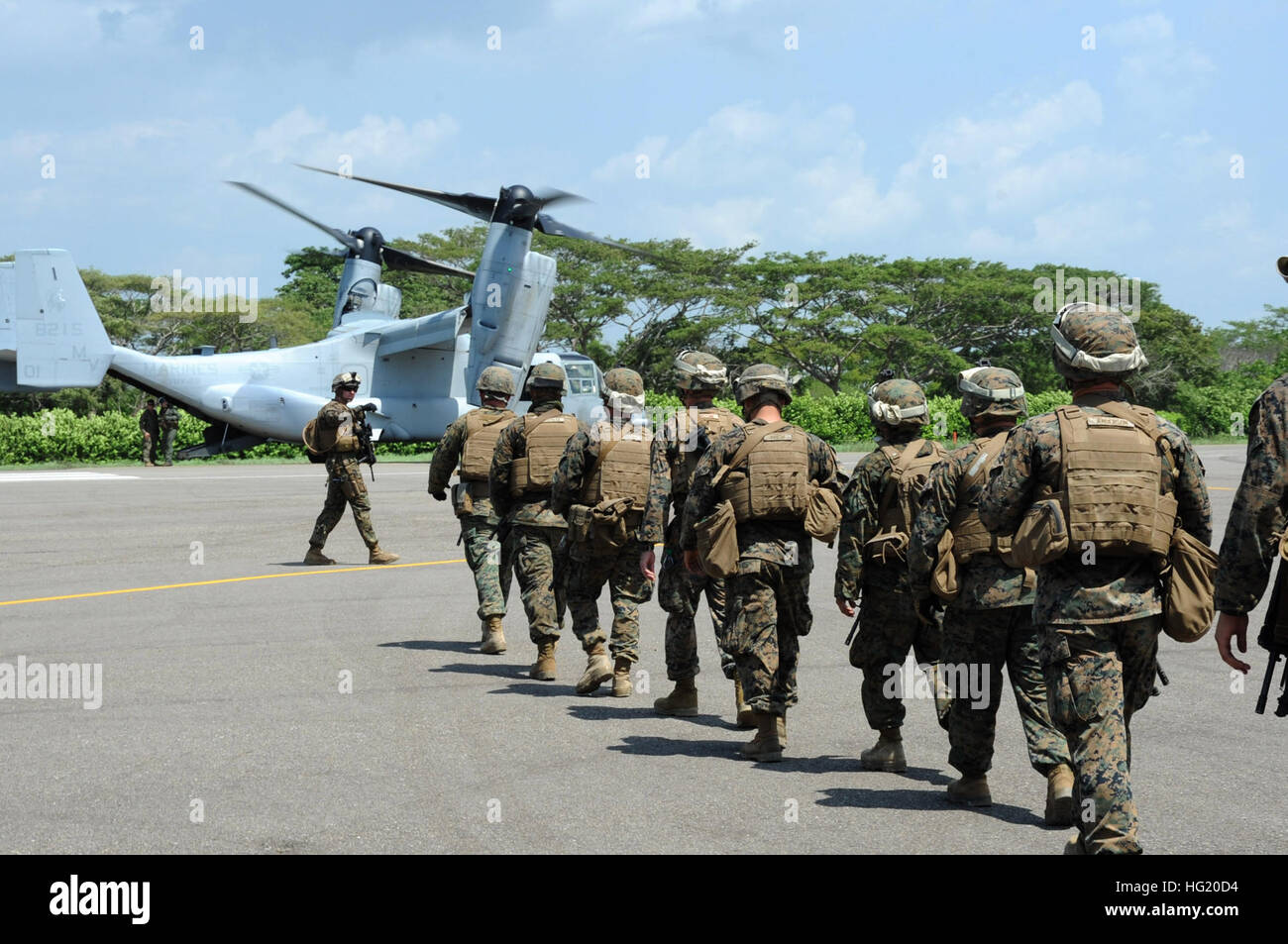Marines of Special Purpose Marine Air Ground Task Force South prepare ...