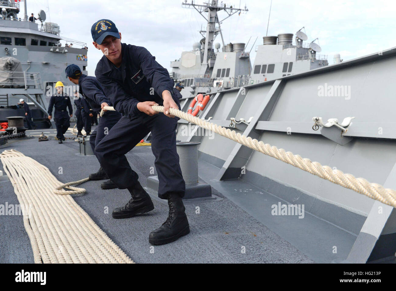 Seaman Apprentice Colorado Schmid, from Vancouver, Wash., handles a ...