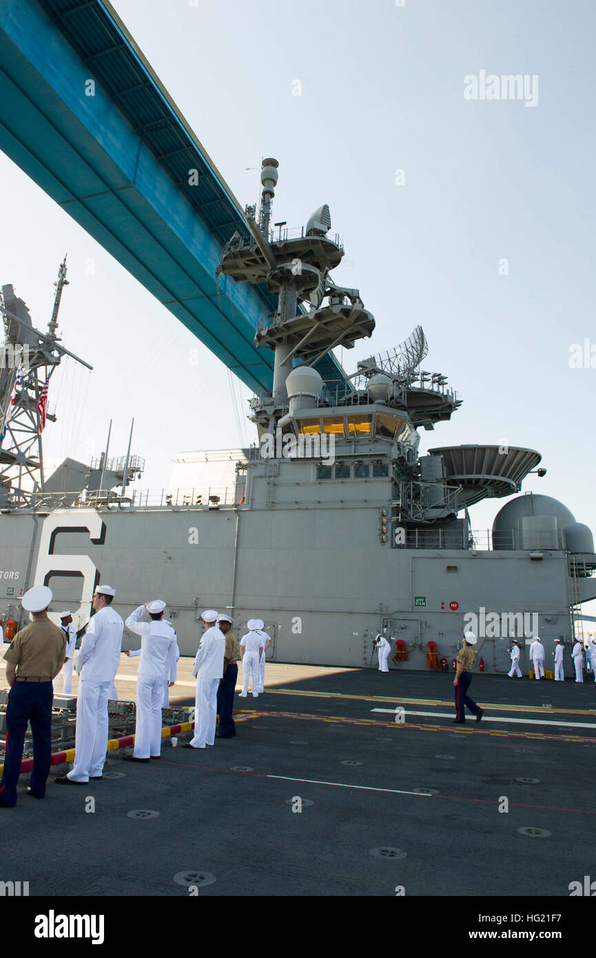 Sailors and Marines assigned to future amphibious assault ship USS ...