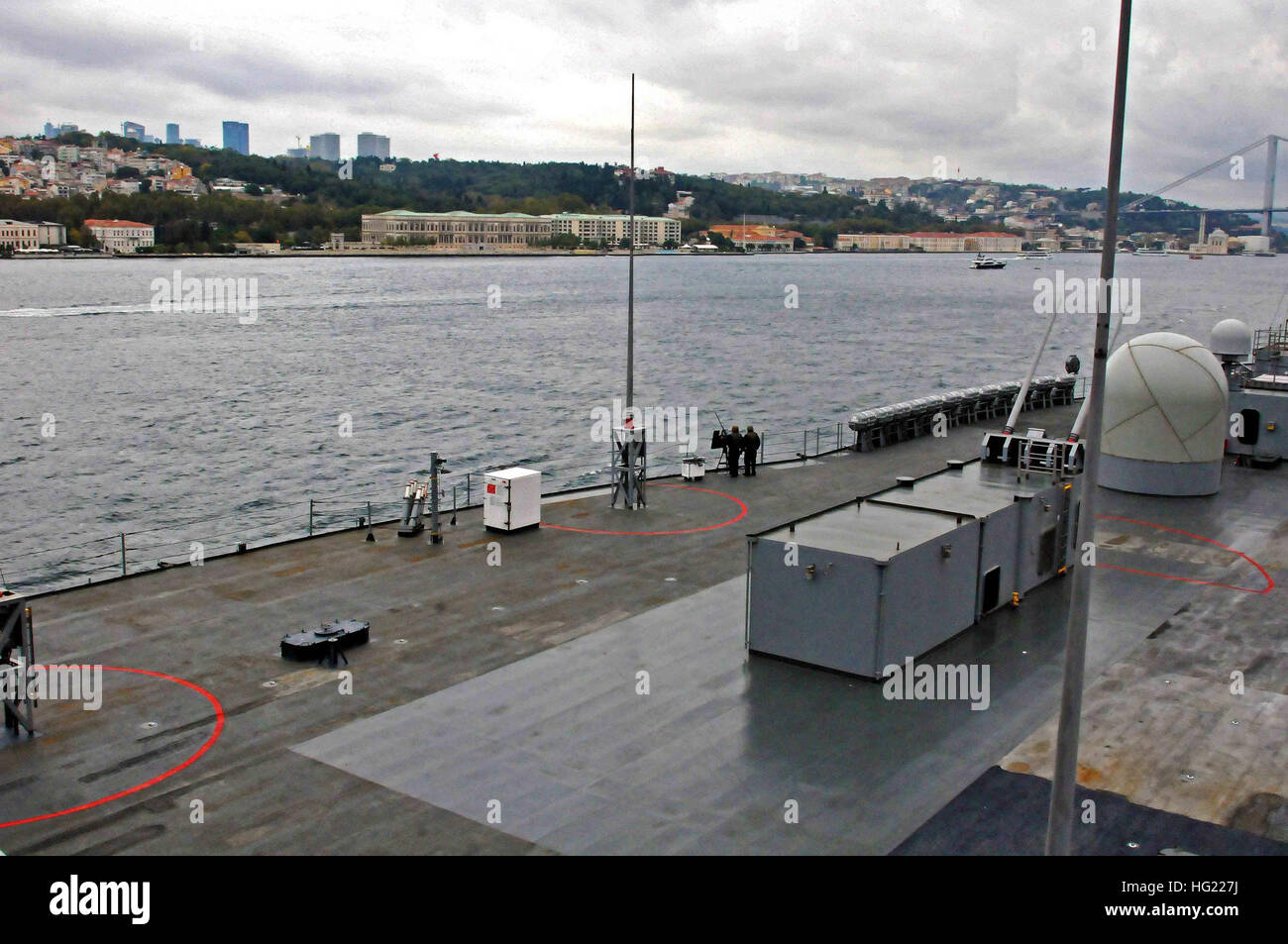 The U.S. 6th Fleet command and control ship USS Mount Whitney(LCC 20 ...