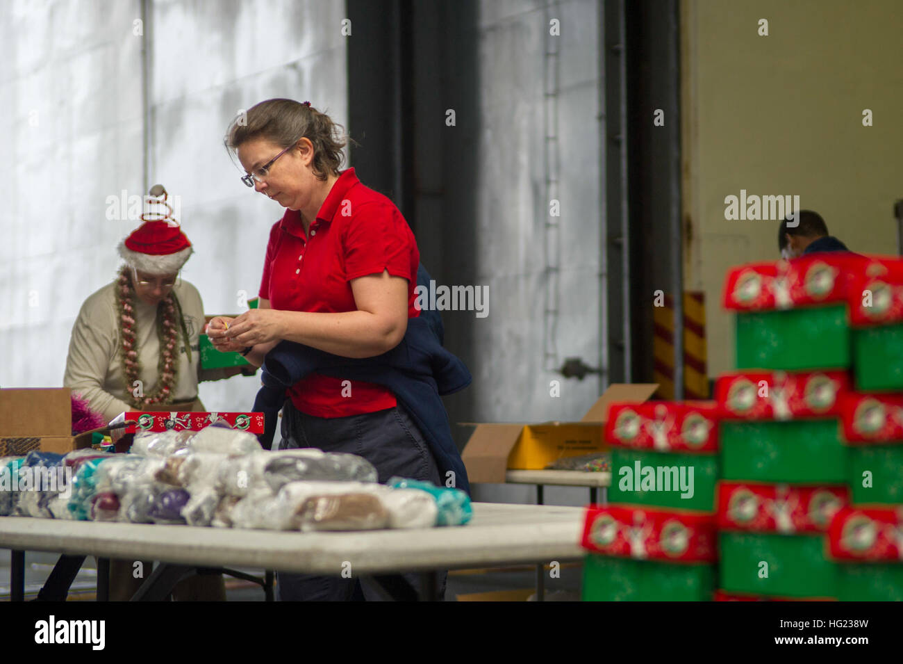 Elizabeth moss hi-res stock photography and images - Alamy