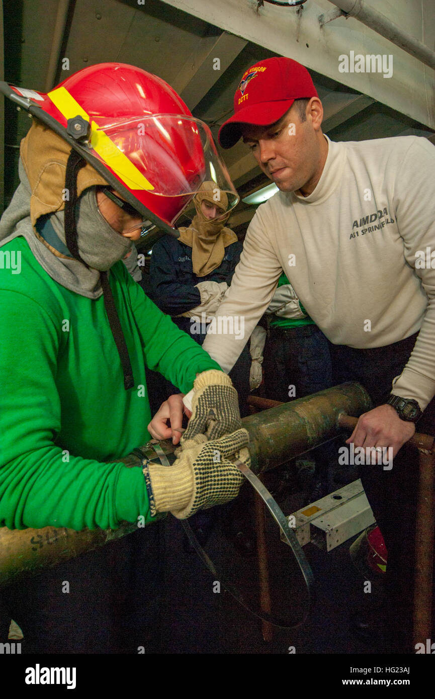 Team work damage control hi-res stock photography and images - Alamy