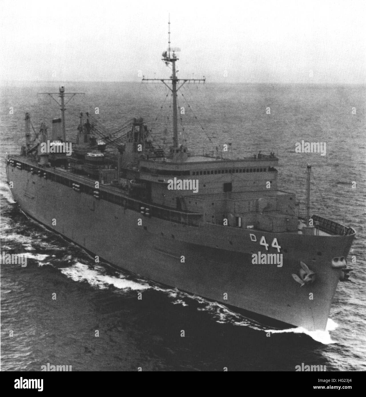 USS Shenandoah (AD-44), a destroyer tender, is underway conducting ...