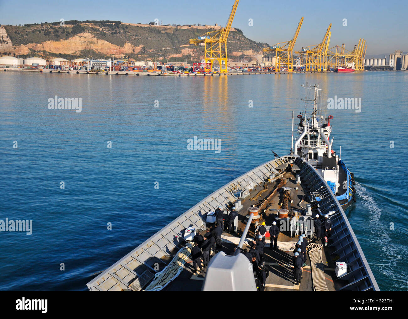 The guided-missile cruiser USS Vicksburg (CG 69) transits Port Vell as ...