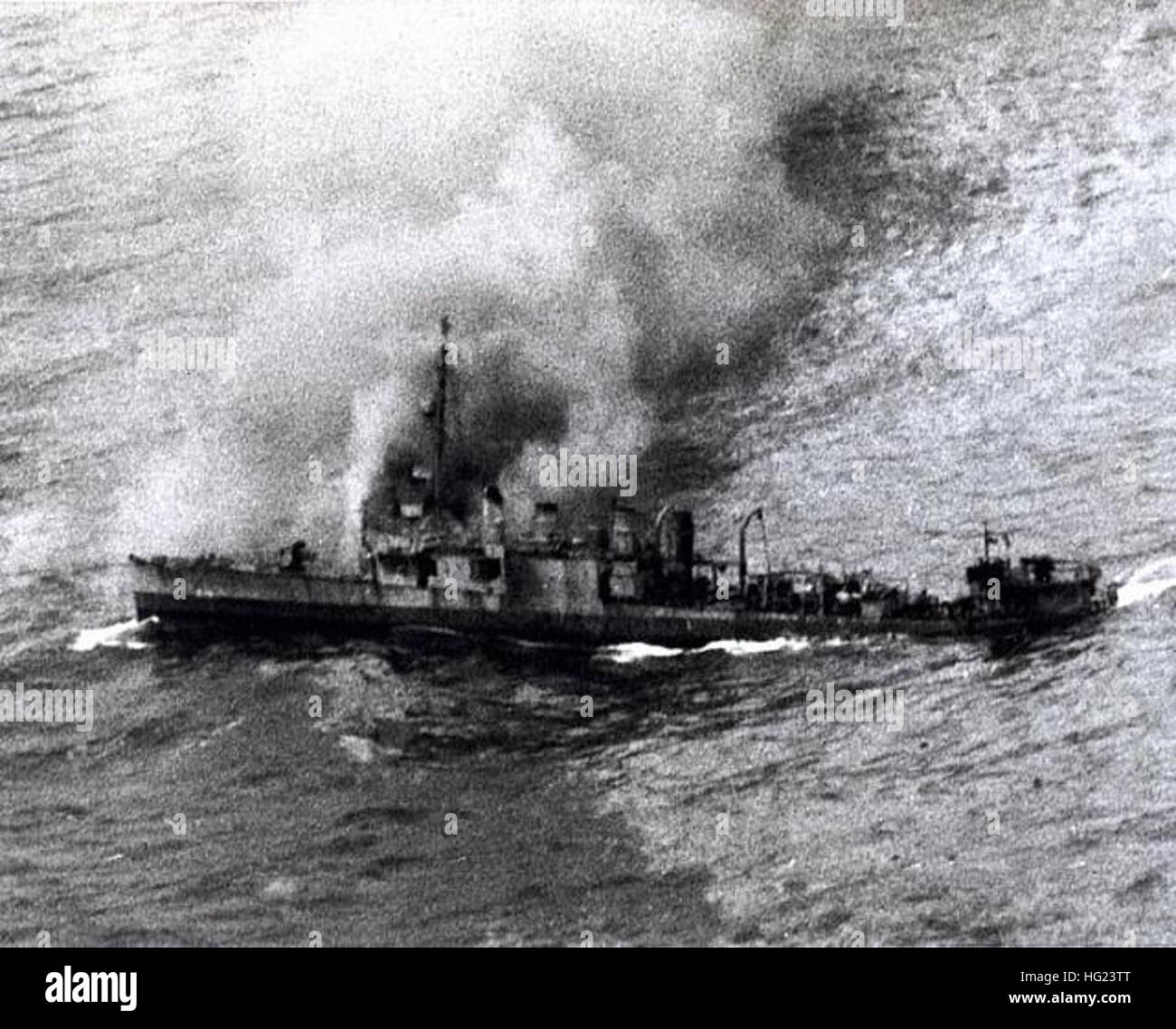 USS Borie (DD-215) sinking in the Atlantic in November 1943 Stock Photo ...