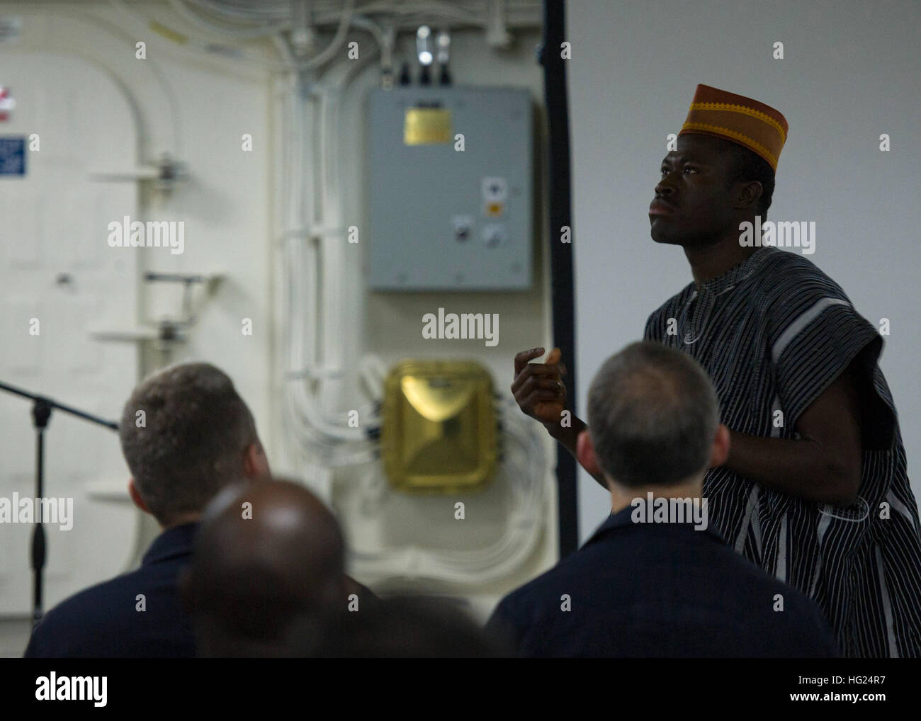 PACIFIC OCEAN (Feb. 25, 2015) -- Aviation Boatswain’s Mate (Handling ...