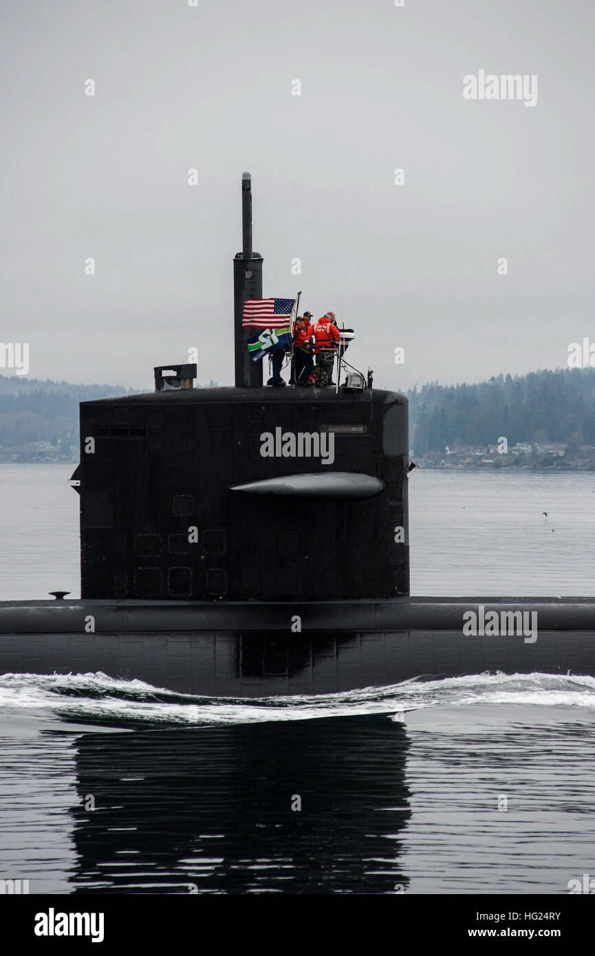 Los angeles class submarine uss bremerton ssn 698 hi-res stock ...