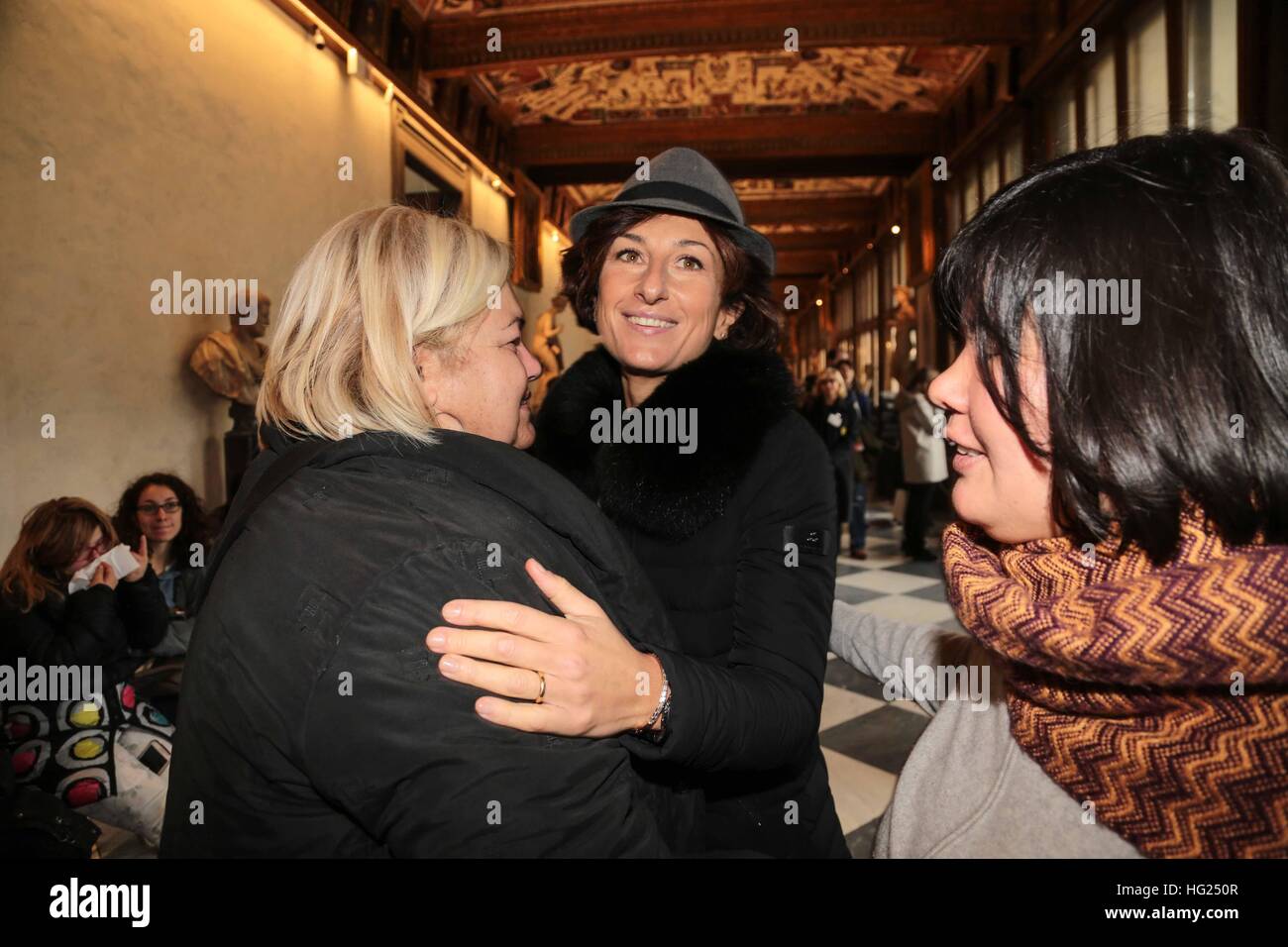First Lady of Italy Agnese Landini joins visitors to the Uffizi Gallery ...