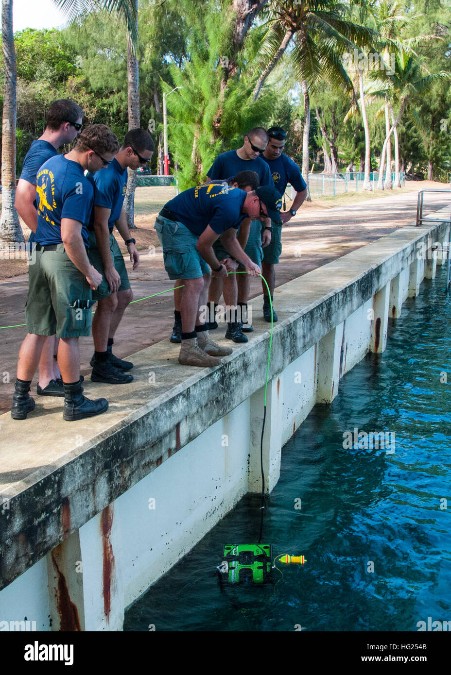 Underwater submarine cable hi-res stock photography and images - Alamy