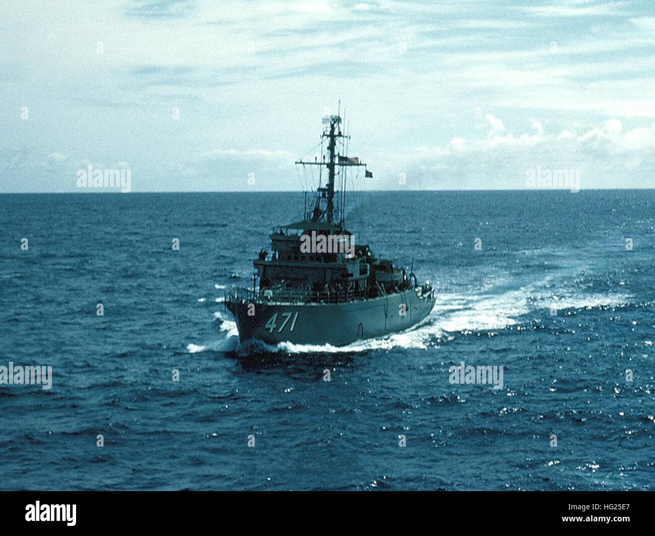 USS Skill (MSO-471) underway c1960 Stock Photo - Alamy