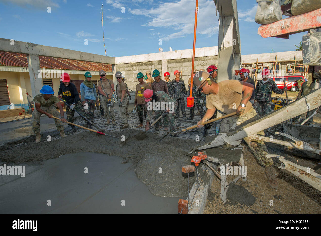 Armed Forces of the Philippines Army engineers, from the 552nd Engineer ...