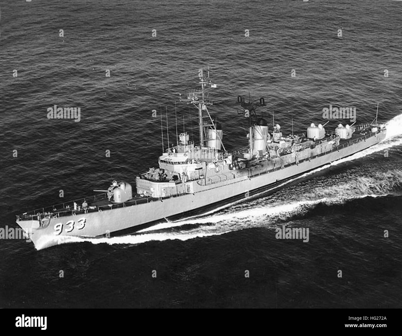 USS Barry (DD-933) underway, circa 1960, after she had been refitted ...