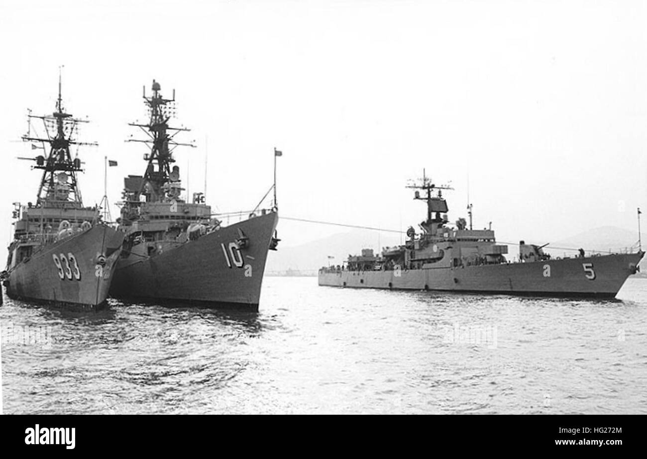 Uss barry dd 933 hi-res stock photography and images - Alamy