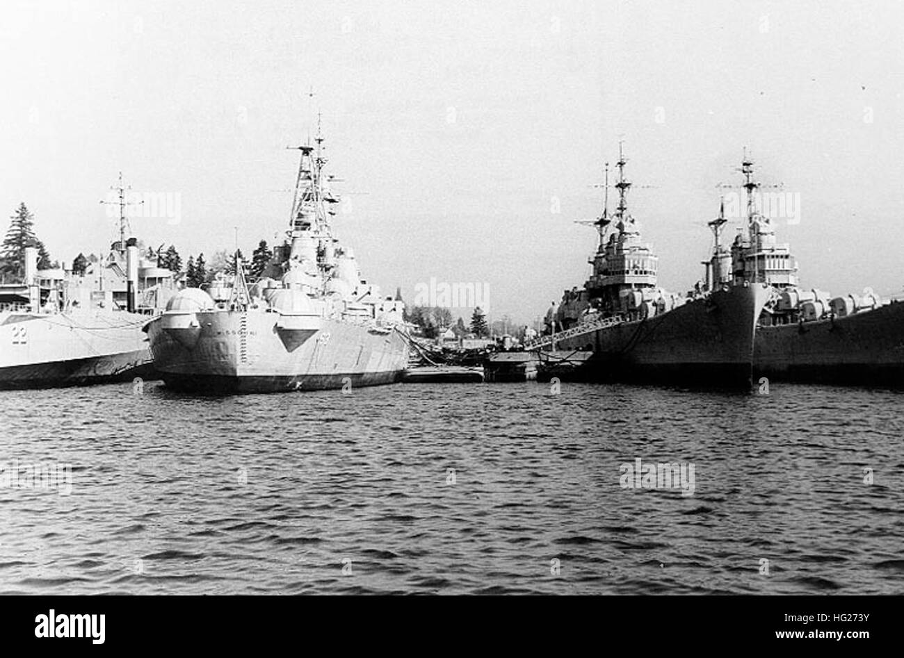 Ships including USS Missouri (BB-63), USS Fort Marion (LSD-22), USS ...