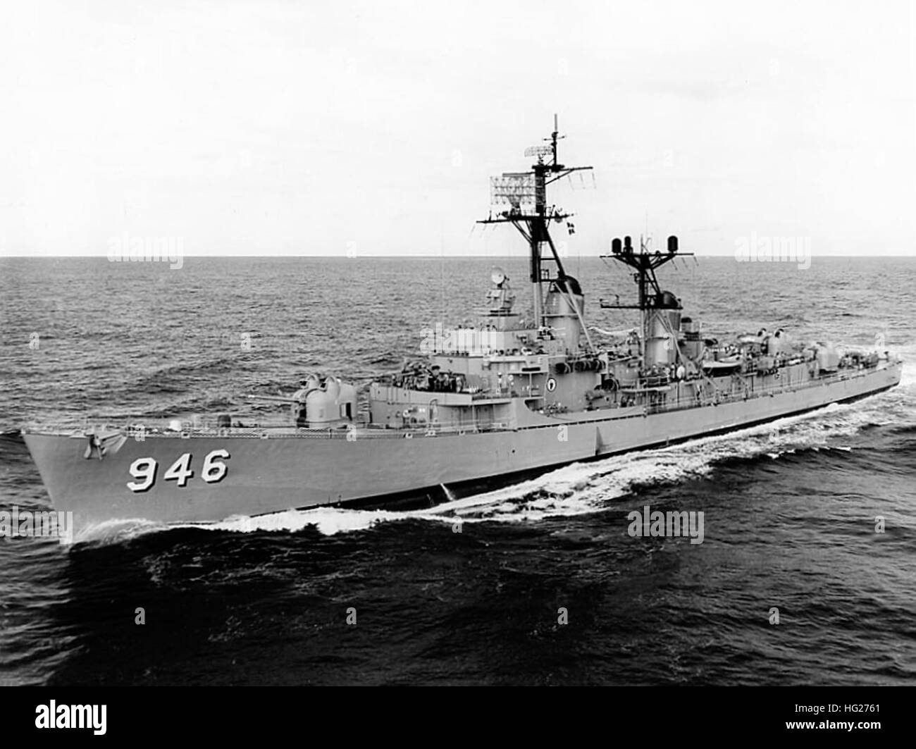 USS Edson (DD-946) approaching USS Kitty Hawk (CVA-63) for refueling ...