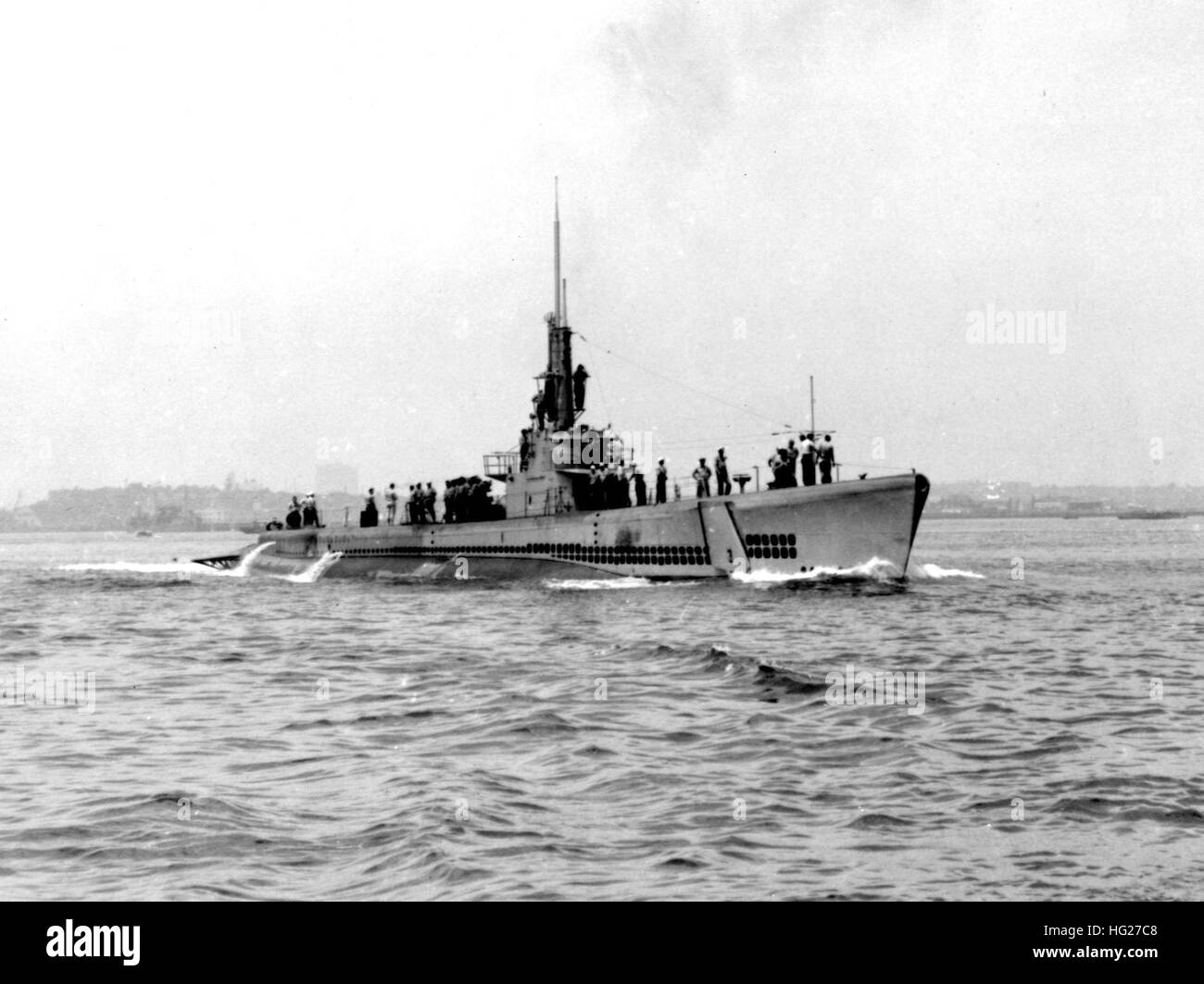 USS Ling (SS-297) underway in June 1945 Stock Photo - Alamy