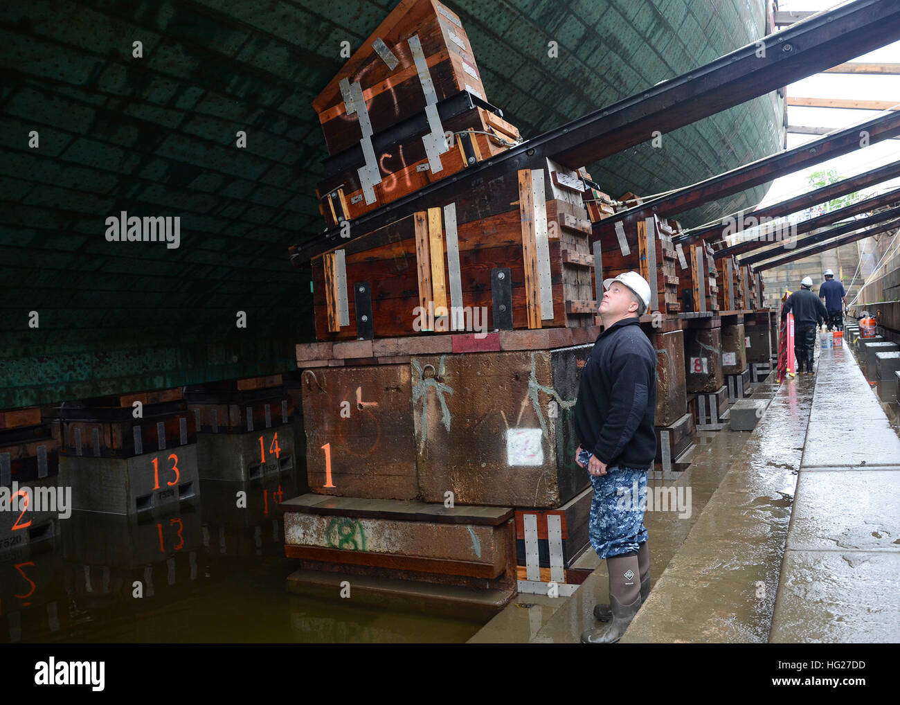Dry dock inspection hi-res stock photography and images - Alamy