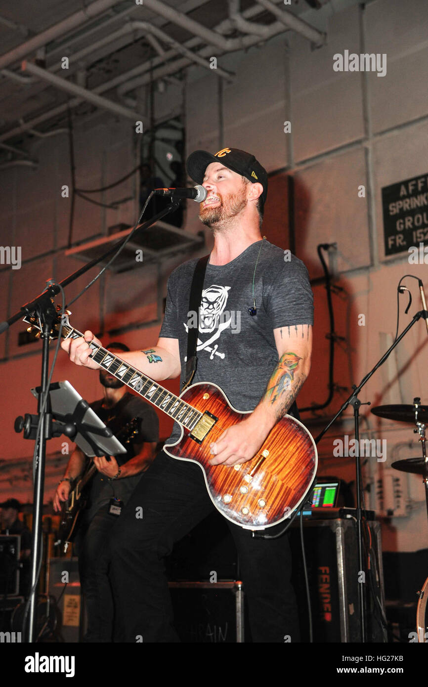 American idol winner david cook hi-res stock photography and images - Alamy