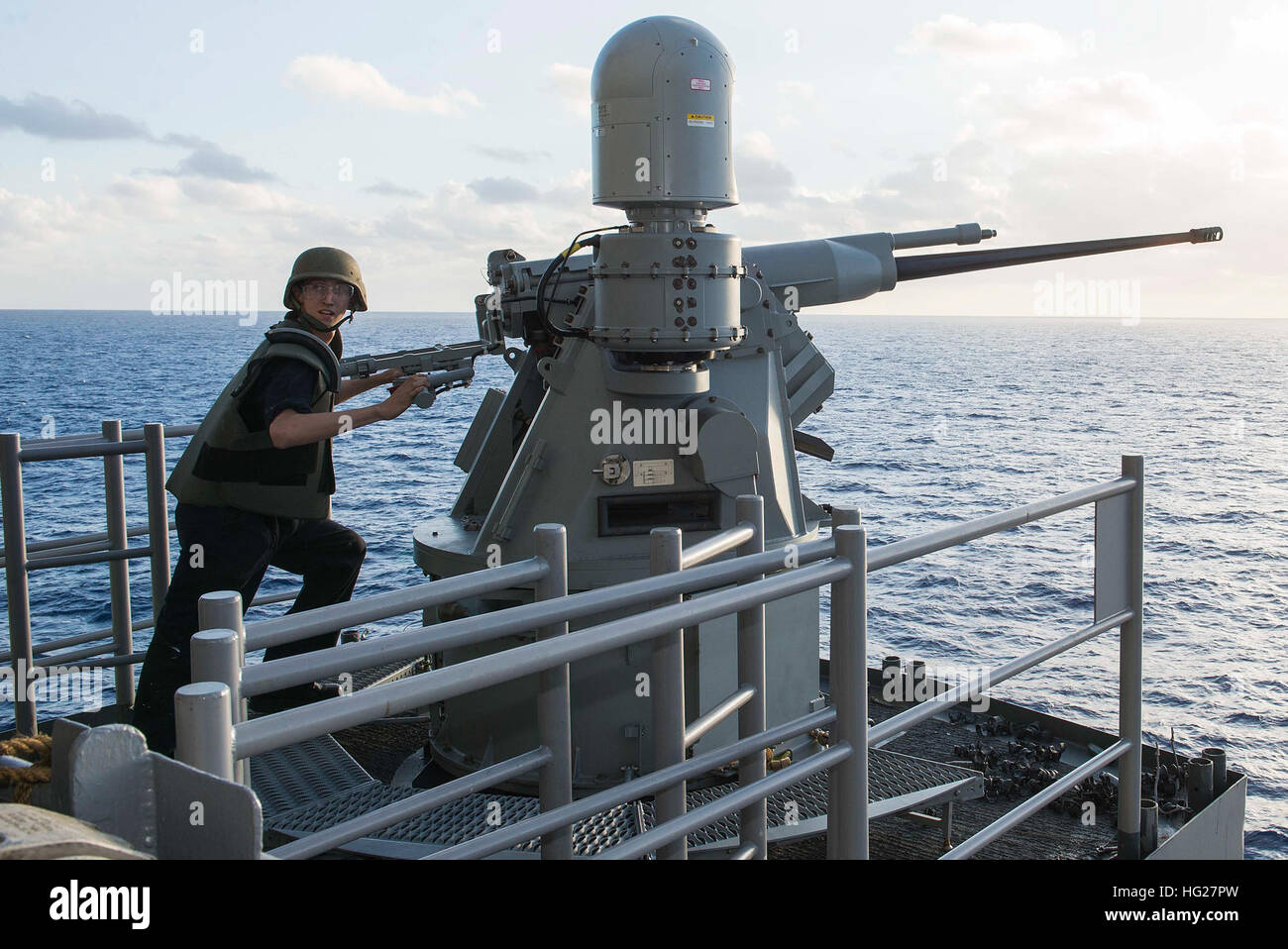 Mk 38 25 mm gun system hi-res stock photography and images - Alamy