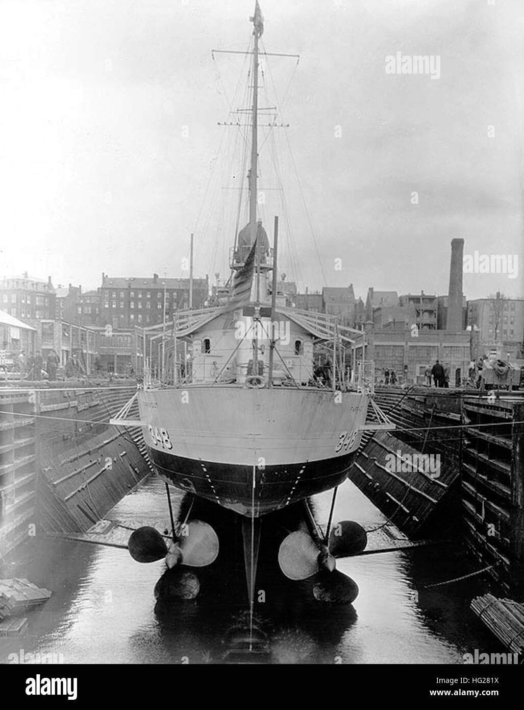 USS Farragut (DD-348) seen from astern while in drydock, during the ...