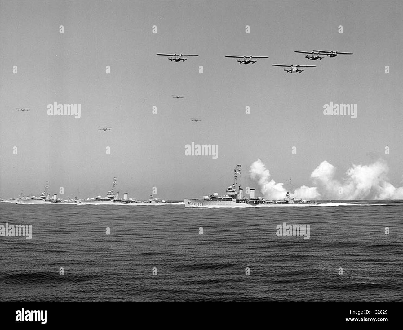 Line abreast formation Black and White Stock Photos & Images - Alamy
