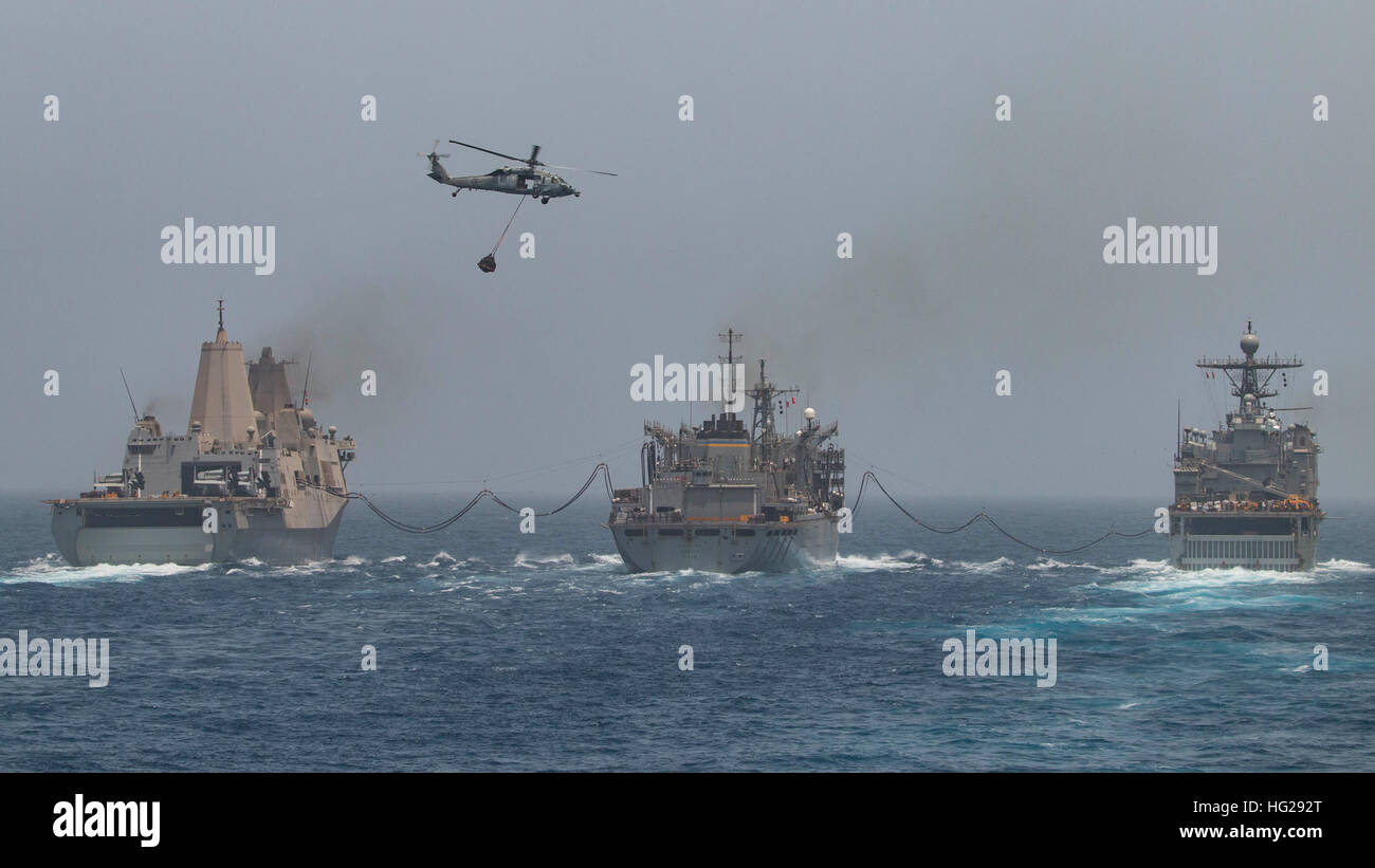 Amphibious transport dock uss harpers ferry lsd 49 hi-res stock ...