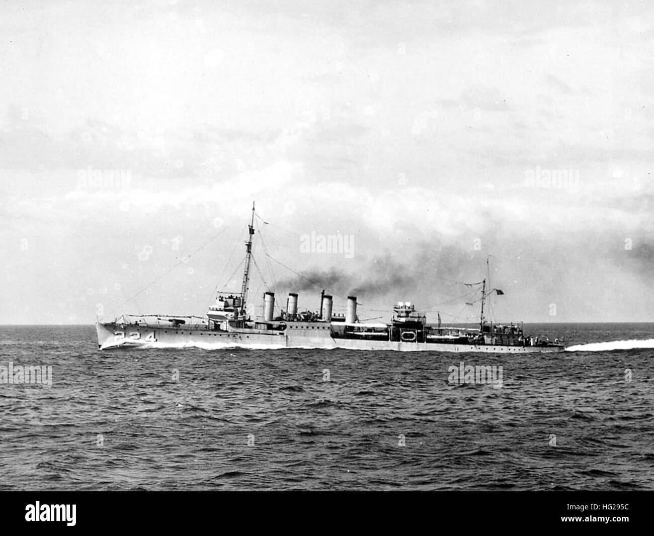 USS Stewart (DD-224) steaming at high speed, circa the 1920s or 1930s ...