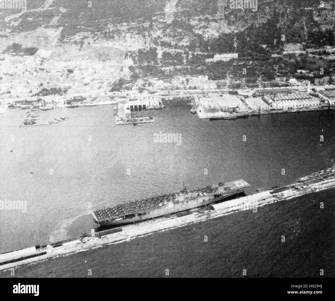 Uss valley forge hi-res stock photography and images - Alamy