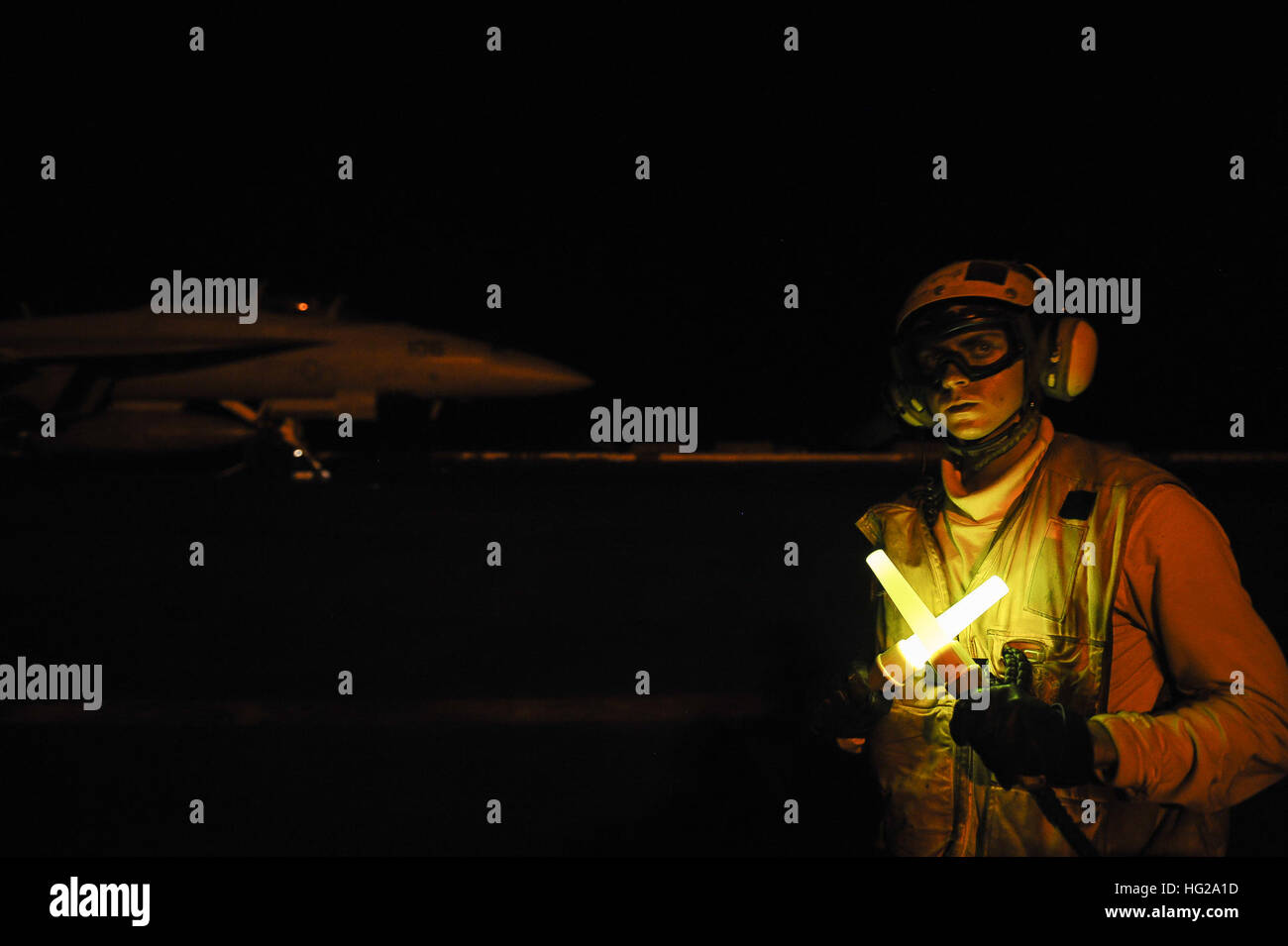 Night opperations hi-res stock photography and images - Alamy