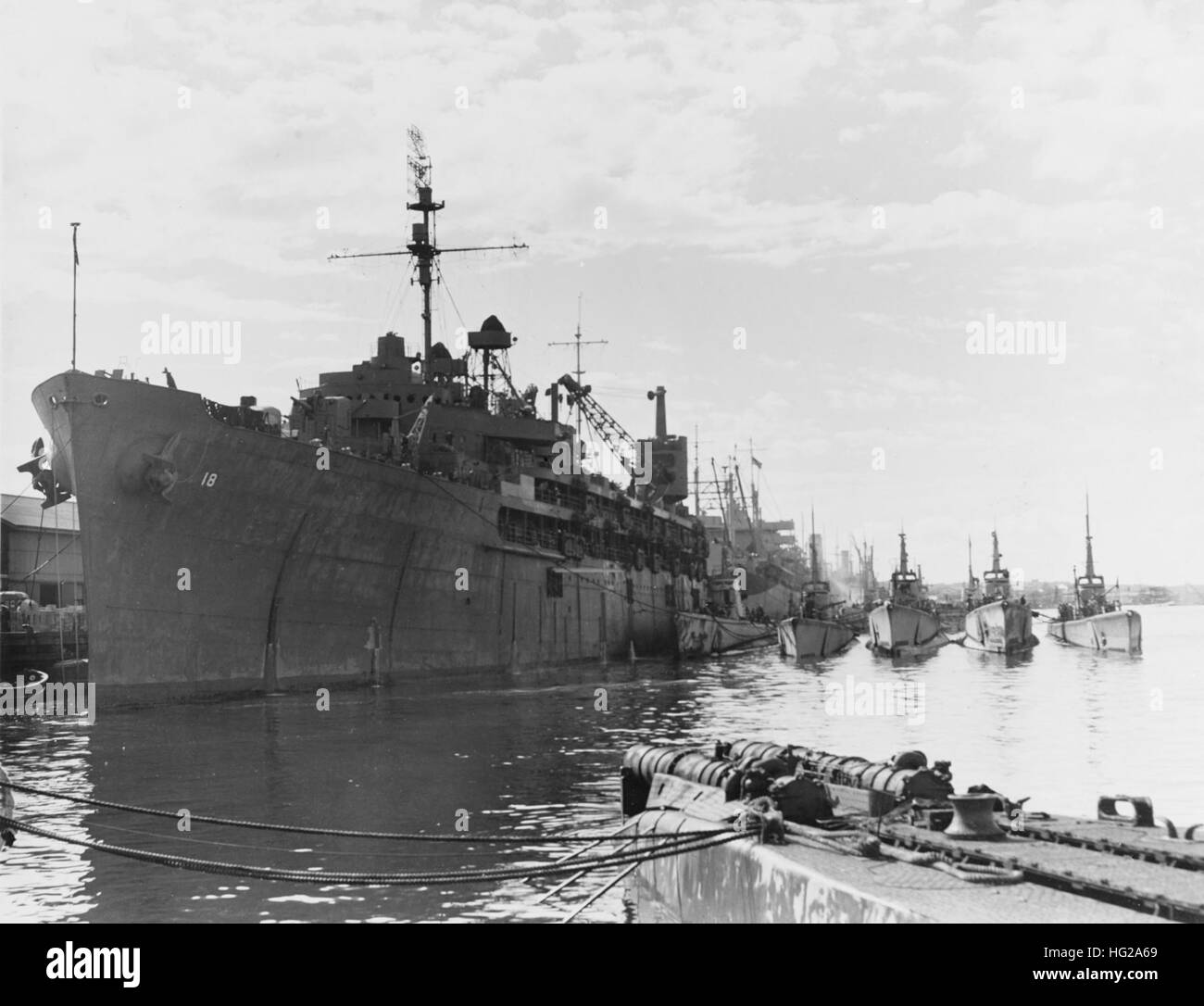 USS Orion (AS-18) with submarines c1945 Stock Photo - Alamy