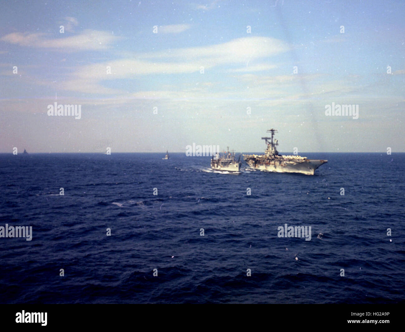 Uss shangri la hi-res stock photography and images - Alamy
