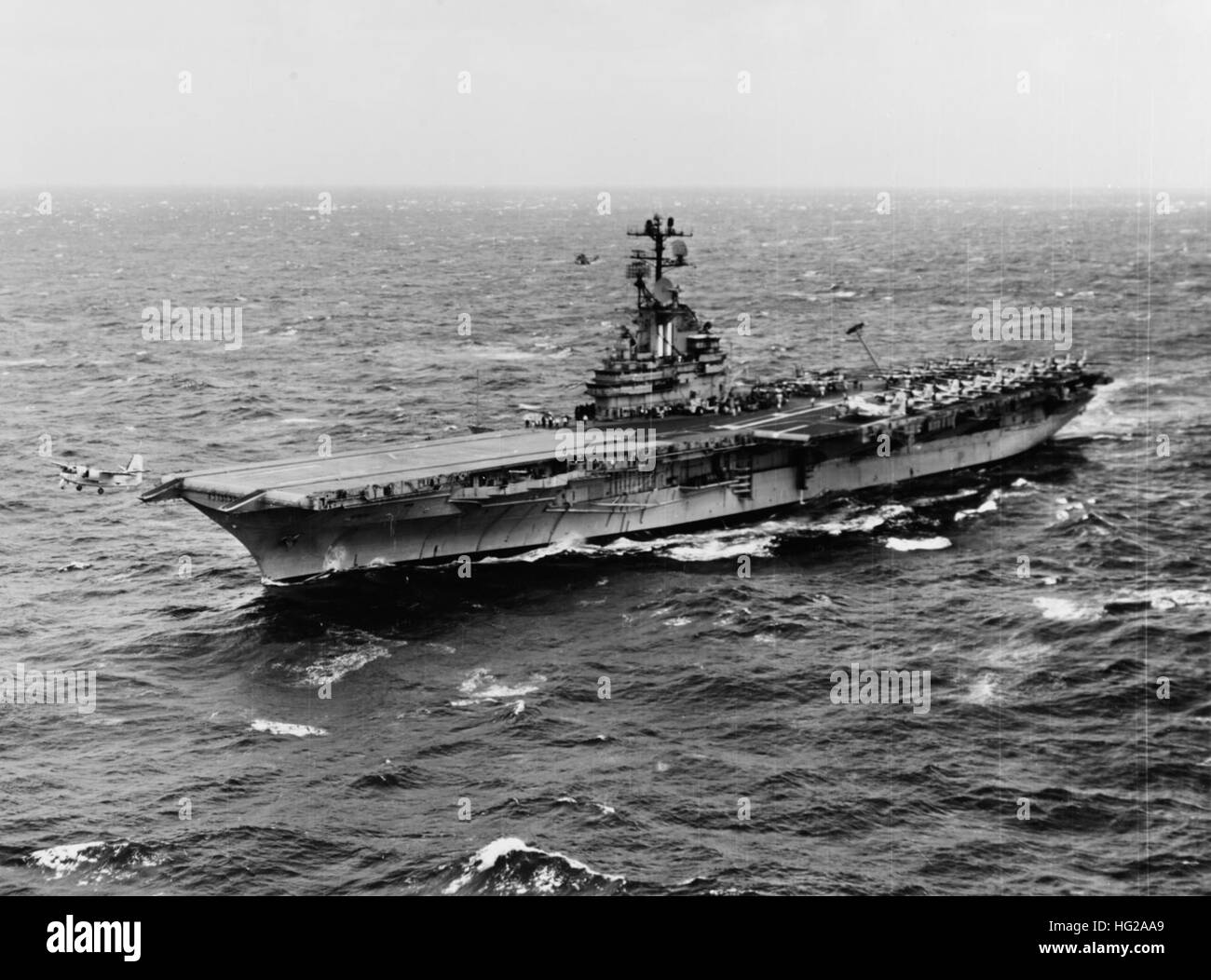 USS Intrepid (CVS-11) underway on 21 April 1963 Stock Photo - Alamy