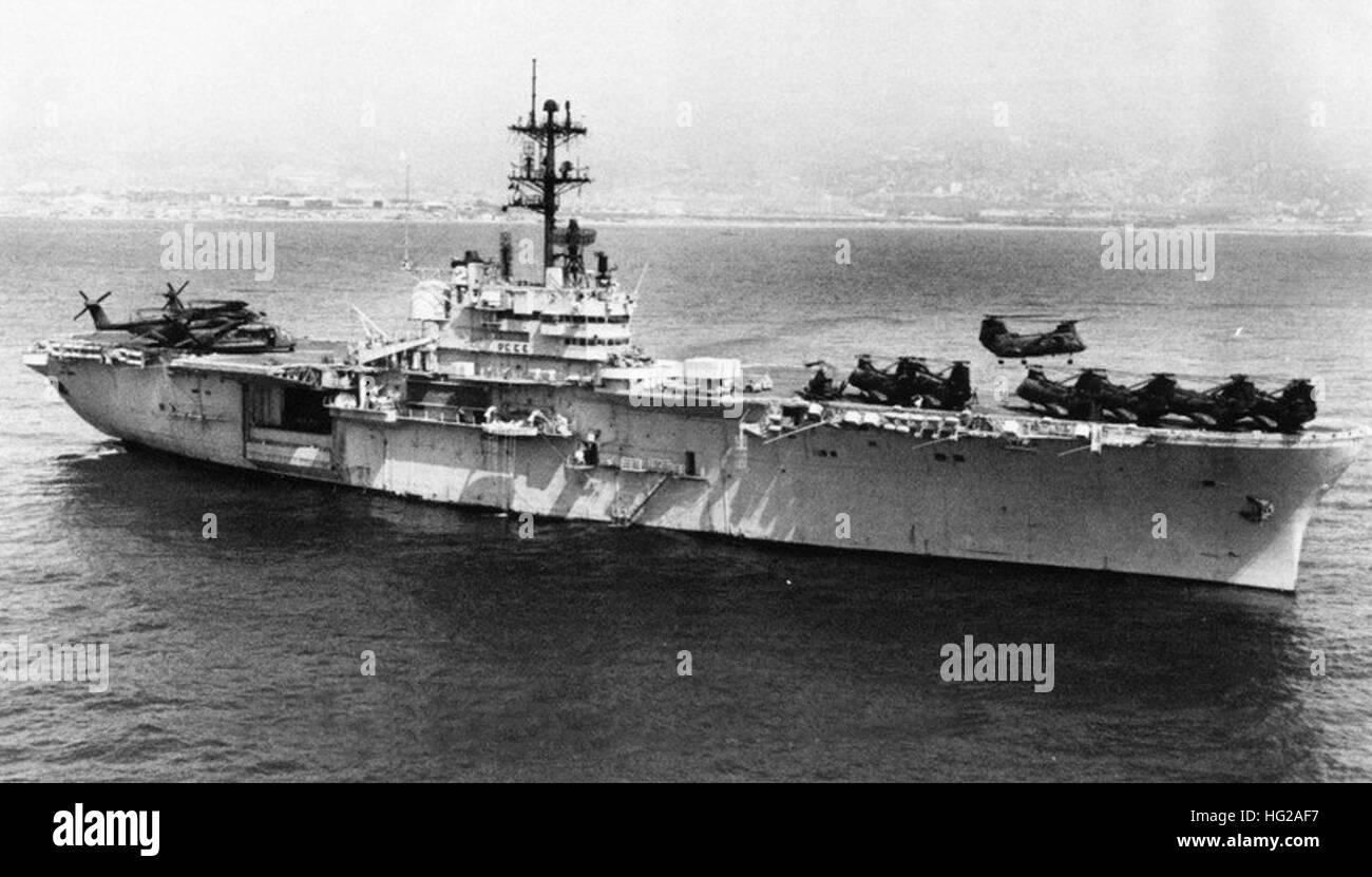 USS Iwo Jima (LPH-2) off Beirut, Lebanon, in 1983 Stock Photo - Alamy