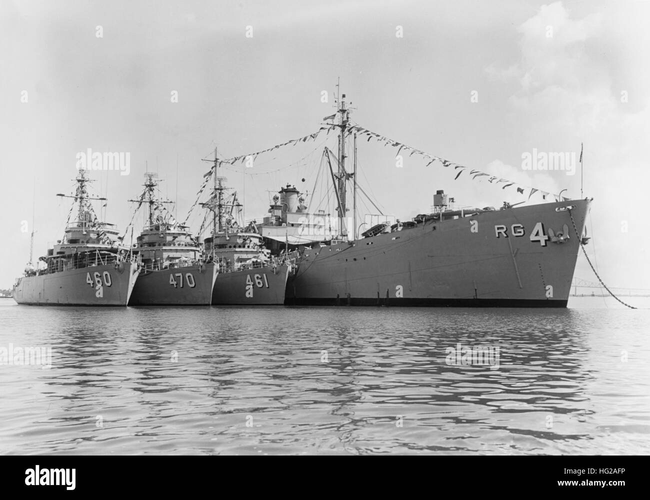 USS Notable (MSO-460), USS Salute (MSO-470), USS Observer (MSO-461) and ...