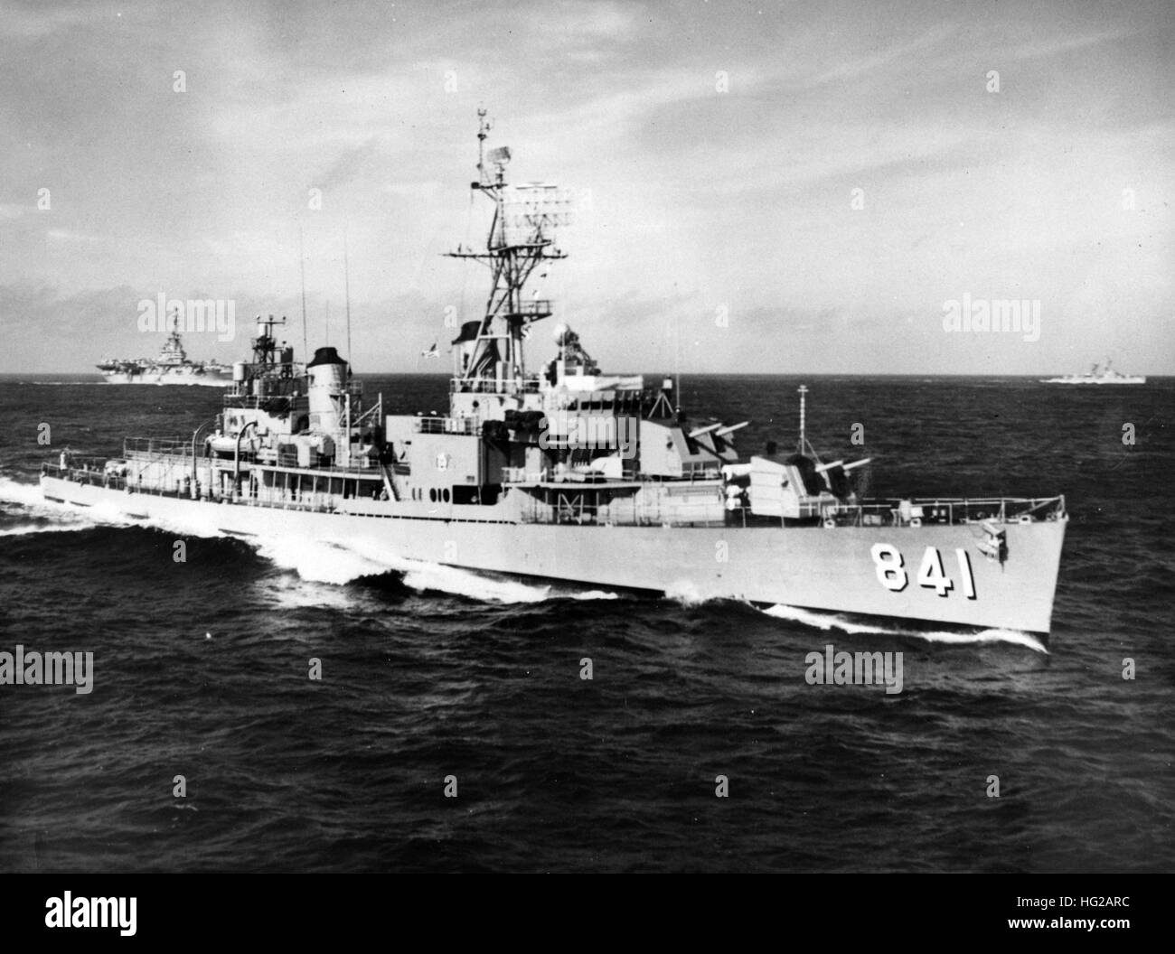 USS Noa (DD-841) underway c1960s Stock Photo - Alamy