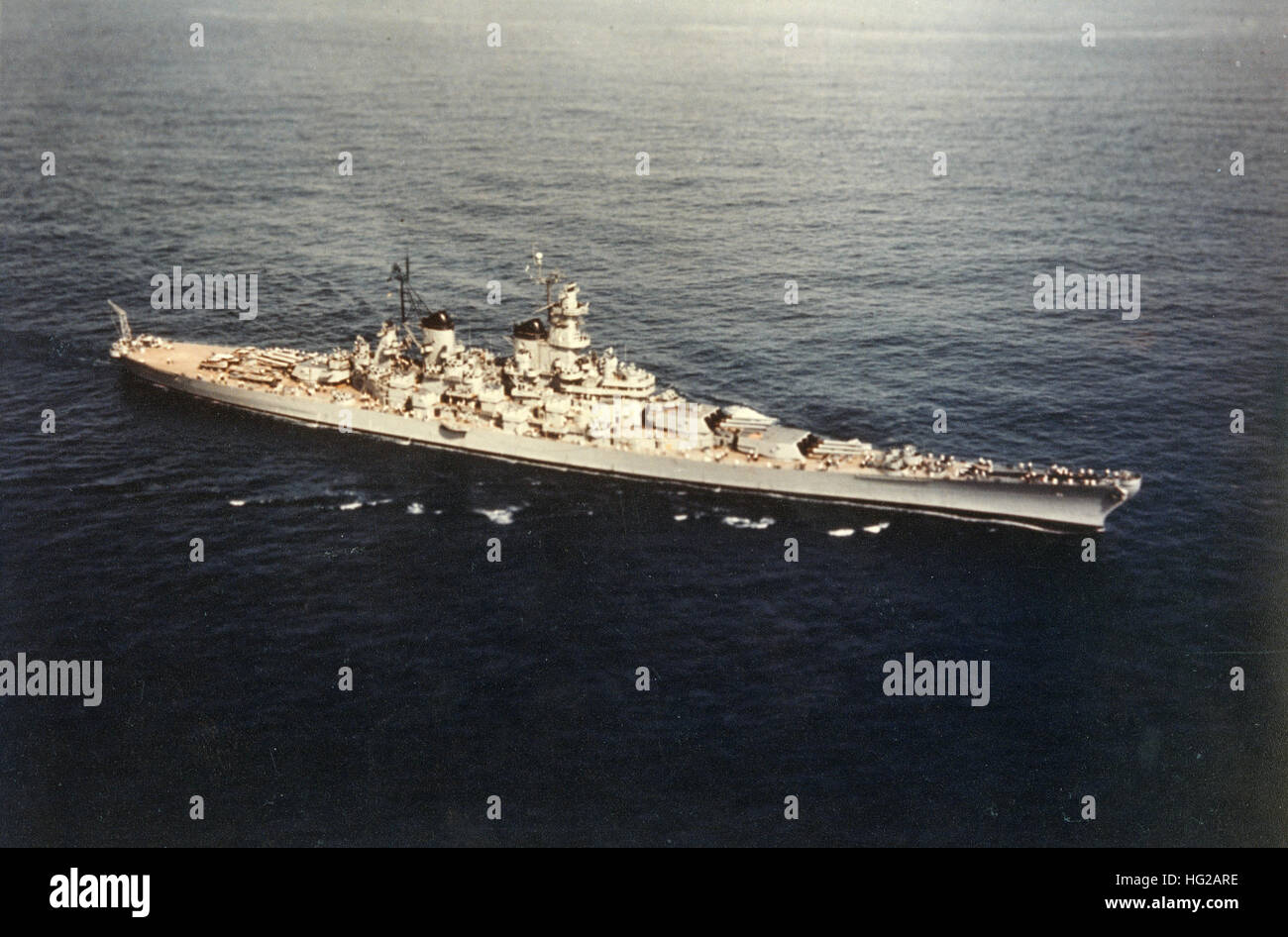 USS Wisconsin (BB-64) operating off Korea in 1952 Stock Photo - Alamy