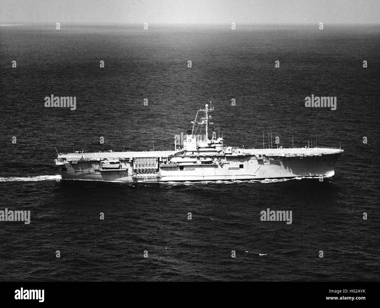 Uss inchon hi-res stock photography and images - Alamy