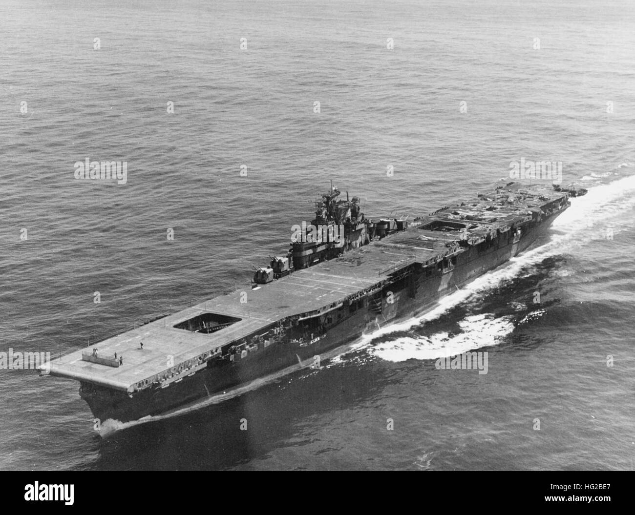 USS Franklin (CV-13) approaching New York, April 1945 Stock Photo - Alamy