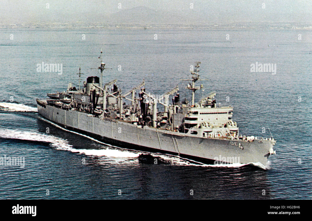 USS Detroit (AOE-4) underway in 1973 Stock Photo - Alamy