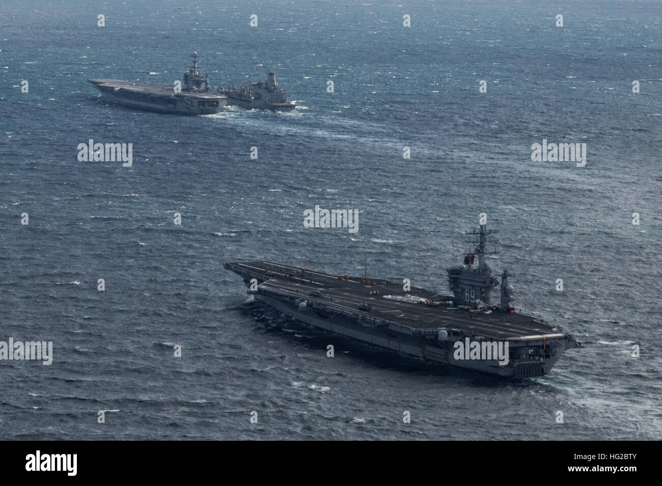 Military sealift command fleet replenishment oiler usns leroy gr hi-res stock photography and ...