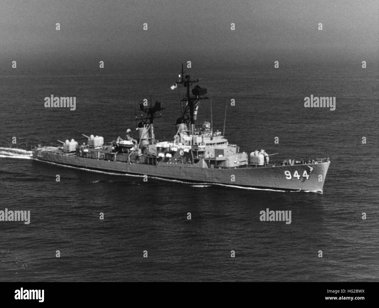 USS Mullinnix (DD-944) underway in the Atlantic Ocean on 26 August 1975 ...