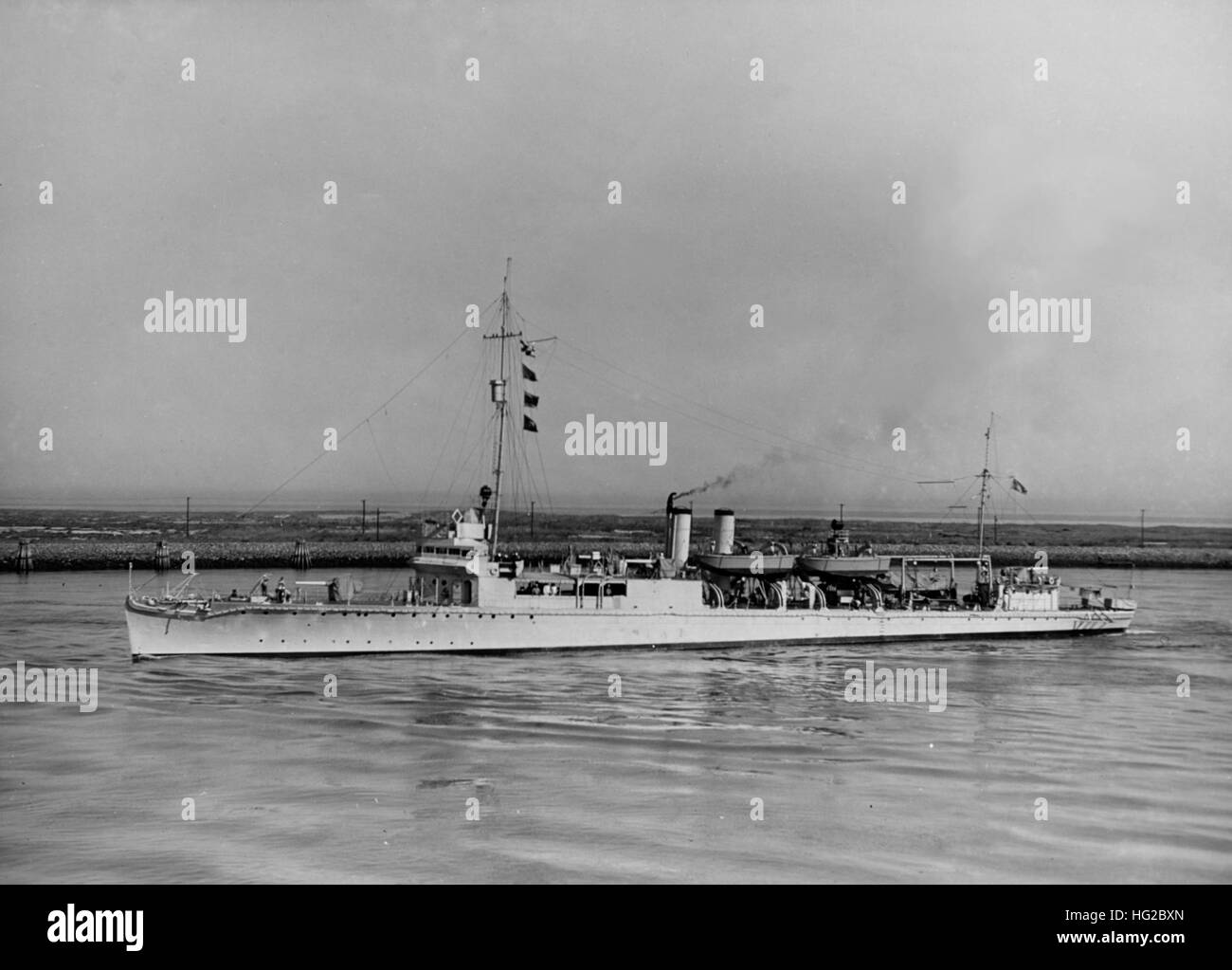 USS Manley (APD-1) underway on 23 September 1940 Stock Photo - Alamy