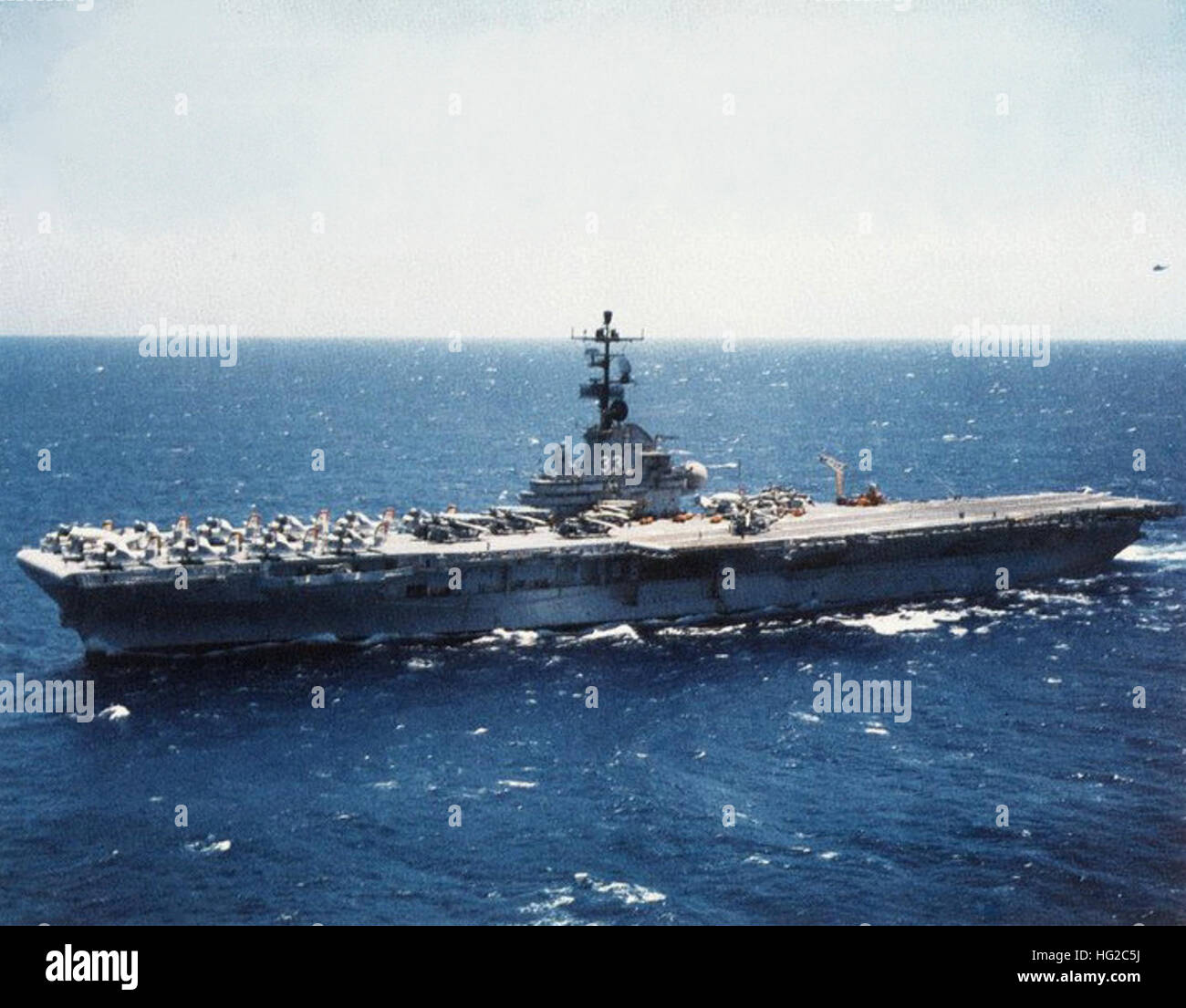 USS Kearsarge (CVS-33) underway at sea in 1966 Stock Photo - Alamy