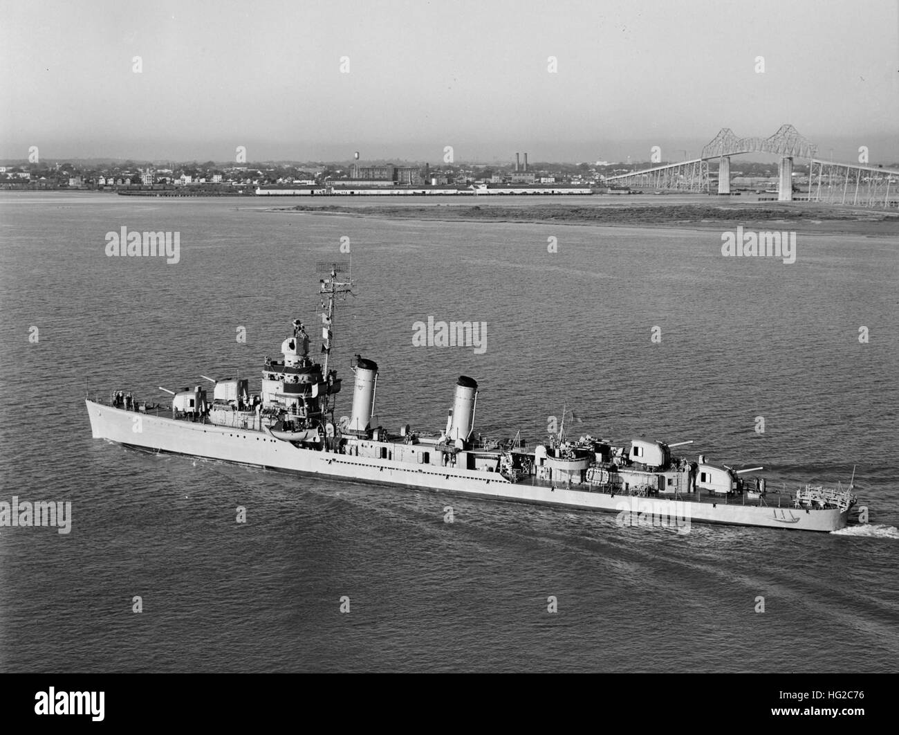 USS Macomb (DD-458) underway on 13 October 1954 Stock Photo - Alamy