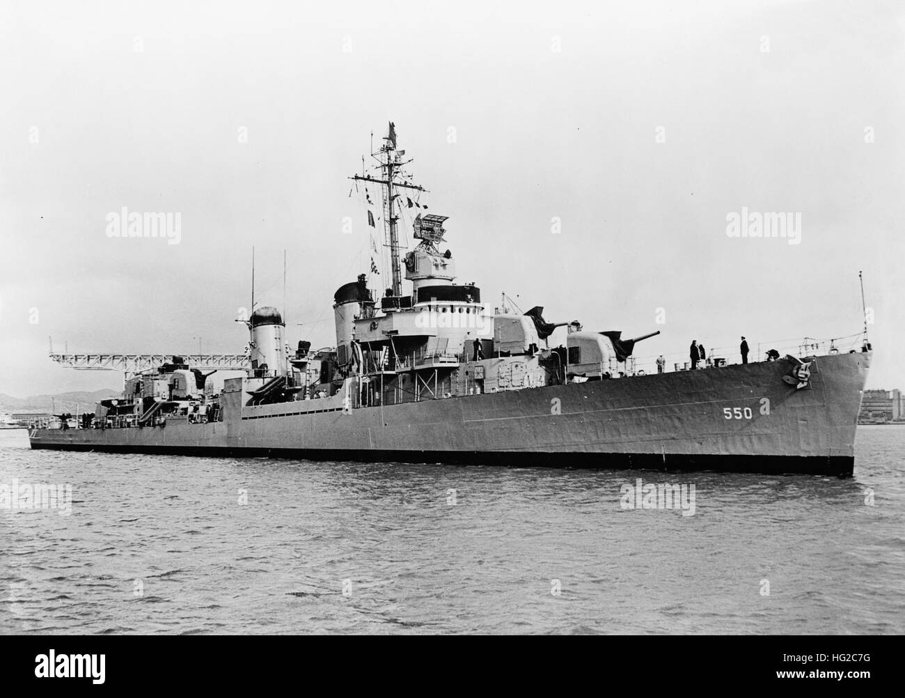 USS Capps (DD-550) off the San Francisco Naval Shipyard on 11 April ...