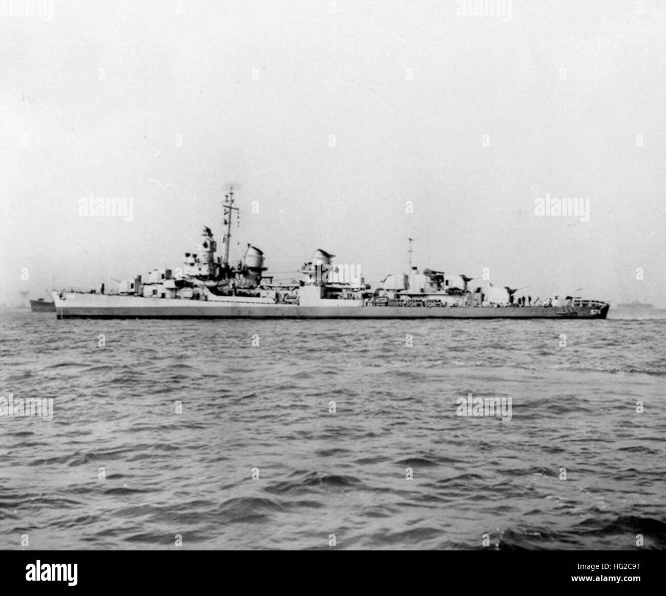 USS Murray (DD-576), a Fletcher-class destroyer, operates at sea ...