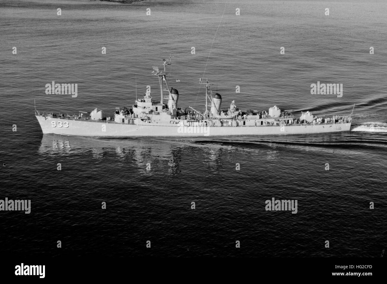 USS Barry (DD-933) underway on 27 July 1956 Stock Photo - Alamy