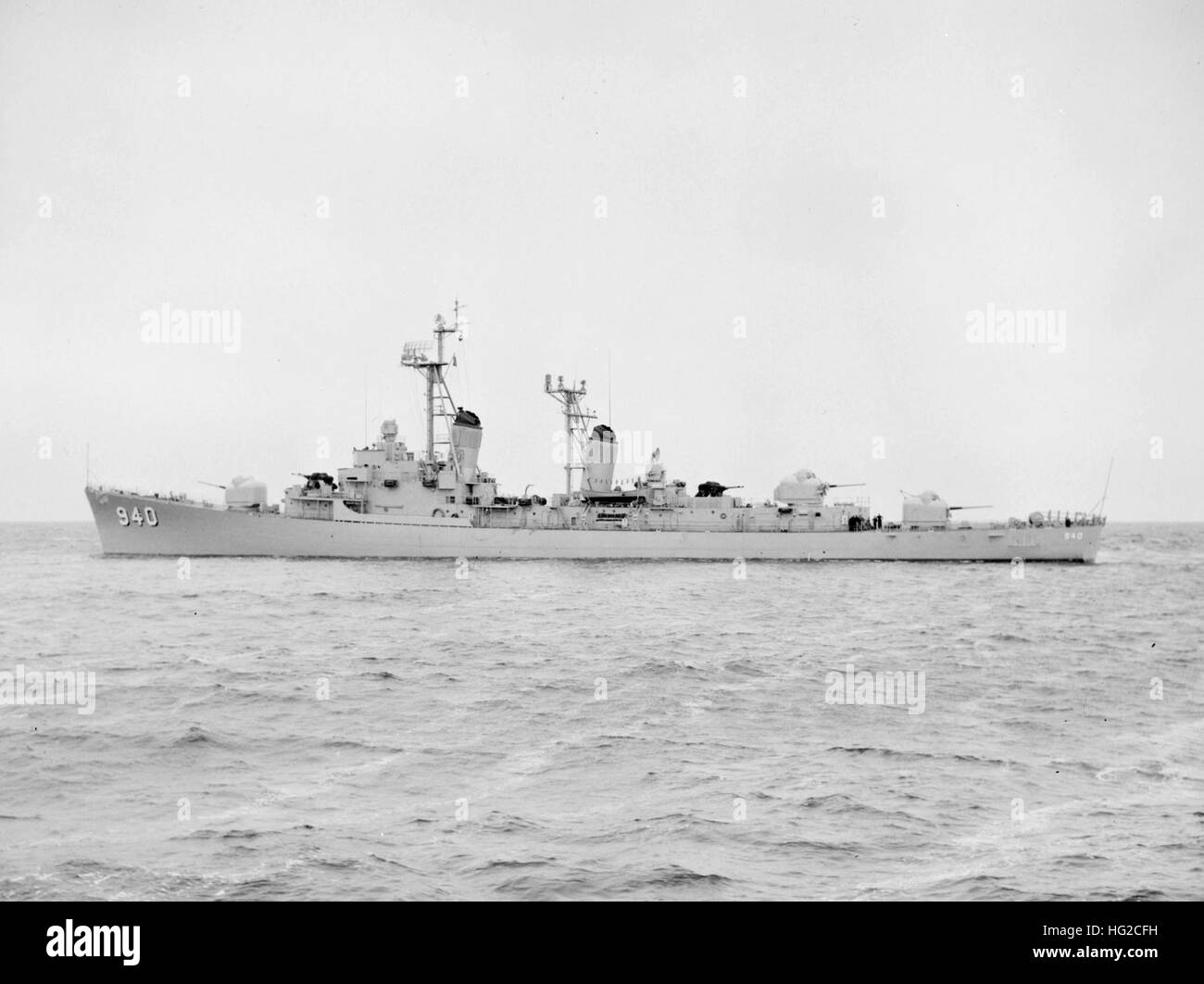 USS Manley (DD-940) underway on 21 December 1956 Stock Photo - Alamy