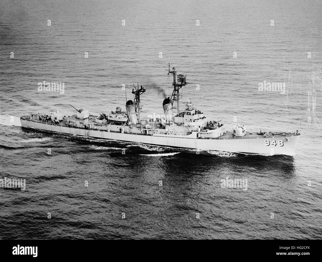 USS Morton (DD-948) underway in 1959 Stock Photo - Alamy